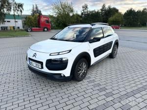 White Citroen C4 Cactus 2015 in Riga, with an engine capacity of 1.60 L and mileage of 347 thousand km for 2600 €, photo 3 on AUTOMOTO.COM.LV