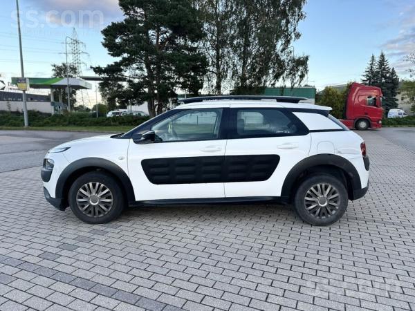 White Citroen C4 Cactus 2015 in Riga, with an engine capacity of 1.60 L and mileage of 347 thousand km for 2600 €, photo 4 on AUTOMOTO.COM.LV