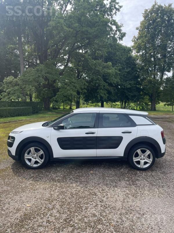 Balts Citroen C4 Cactus 2016 Jelgava, ar dzinēja tilpumu 1.50 L un nobraukumu 270 tūkst. km par 5200 €, foto 2 vietnē AUTOMOTO.COM.LV