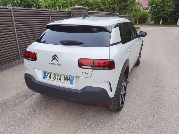 White Citroen C4 Cactus 2018 in Kaunas, with an engine capacity of 1.20 L and mileage of 119 thousand km for 5100 €, photo 6 on AUTOMOTO.COM.LV