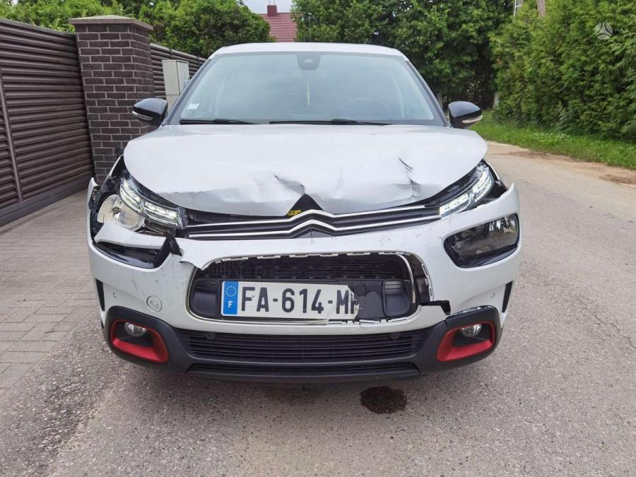 Balts Citroen C4 Cactus 2018 Kauņa, ar dzinēja tilpumu 1.20 L un nobraukumu 119 tūkst. km par 4900 €, foto 6 vietnē AUTOMOTO.COM.LV