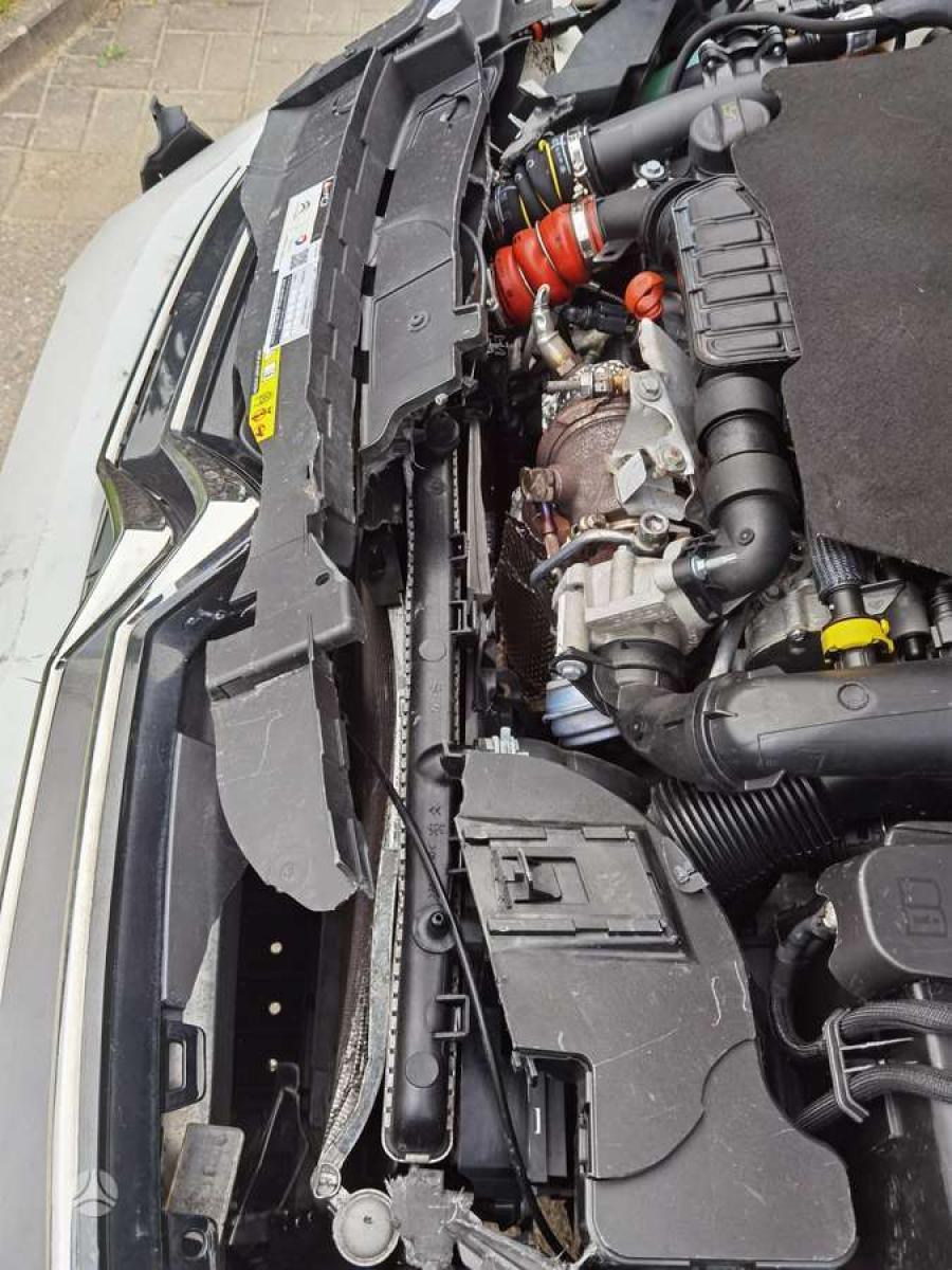 Balts Citroen C4 Cactus 2018 Kauņa, ar dzinēja tilpumu 1.20 L un nobraukumu 119 tūkst. km par 4900 €, foto 26 vietnē AUTOMOTO.COM.LV
