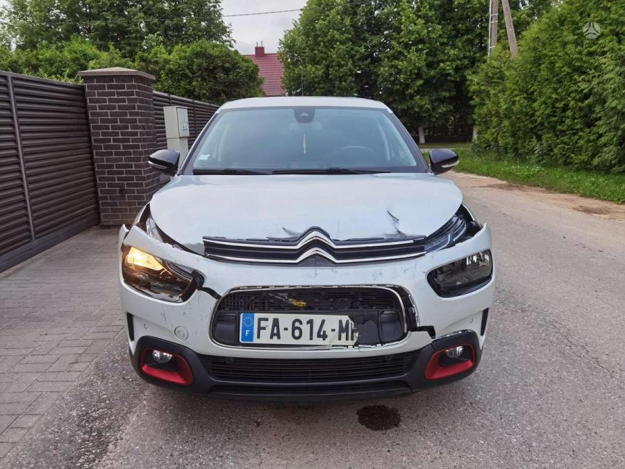 Balts Citroen C4 Cactus 2018 Kauņa, ar dzinēja tilpumu 1.20 L un nobraukumu 119 tūkst. km par 4900 €, foto 29 vietnē AUTOMOTO.COM.LV