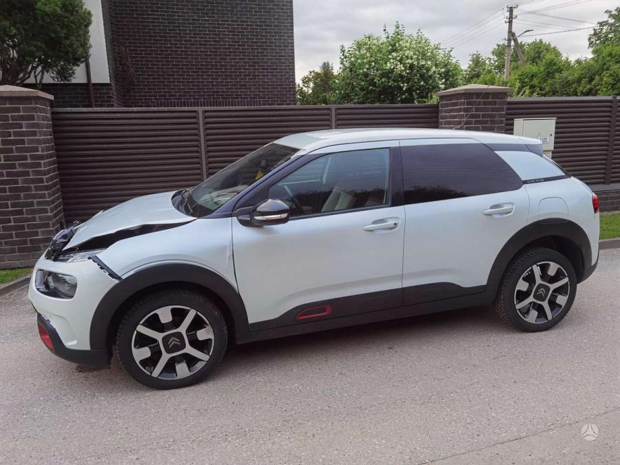Balts Citroen C4 Cactus 2018 Kauņa, ar dzinēja tilpumu 1.20 L un nobraukumu 119 tūkst. km par 4900 €, foto 31 vietnē AUTOMOTO.COM.LV