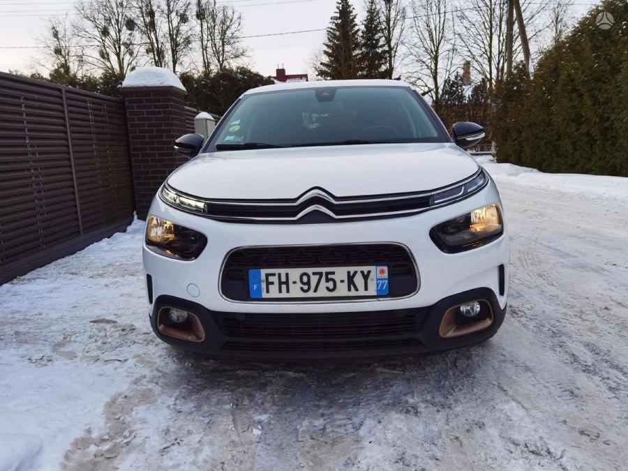 Balts Citroen C4 Cactus 2019 Kauņa, ar dzinēja tilpumu 1.50 L un nobraukumu 150 tūkst. km par 6200 €, foto 4 vietnē AUTOMOTO.COM.LV