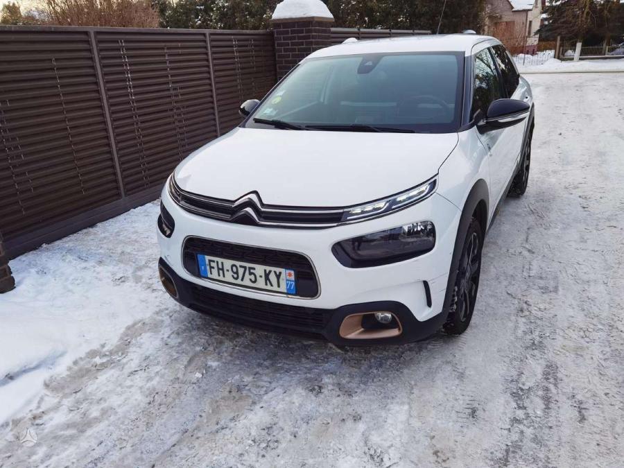 Balts Citroen C4 Cactus 2019 Kauņa, ar dzinēja tilpumu 1.50 L un nobraukumu 150 tūkst. km par 6200 €, foto 9 vietnē AUTOMOTO.COM.LV