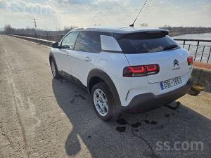 White Citroen C4 Cactus 2019 in Jekabpils, with an engine capacity of 1.50 L and mileage of 169 thousand km for 6499 €, photo 3 on AUTOMOTO.COM.LV