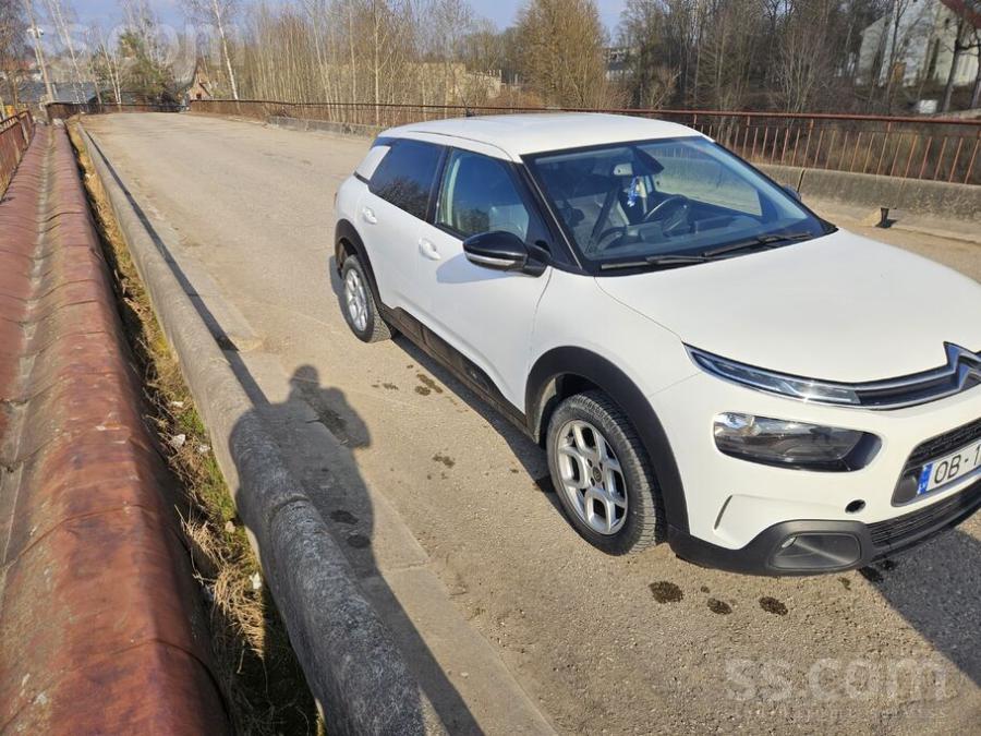 White Citroen C4 Cactus 2019 in Jekabpils, with an engine capacity of 1.50 L and mileage of 169 thousand km for 6499 €, photo 6 on AUTOMOTO.COM.LV