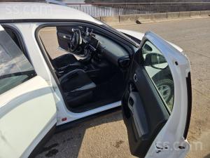 White Citroen C4 Cactus 2019 in Jekabpils, with an engine capacity of 1.50 L and mileage of 169 thousand km for 6499 €, photo 7 on AUTOMOTO.COM.LV