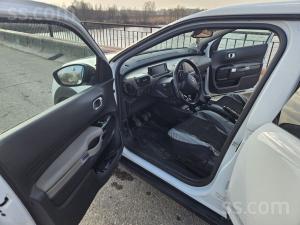 White Citroen C4 Cactus 2019 in Jekabpils, with an engine capacity of 1.50 L and mileage of 169 thousand km for 6499 €, photo 9 on AUTOMOTO.COM.LV