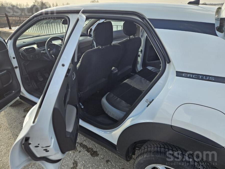 White Citroen C4 Cactus 2019 in Jekabpils, with an engine capacity of 1.50 L and mileage of 169 thousand km for 6499 €, photo 10 on AUTOMOTO.COM.LV