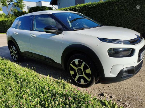 White Citroen C4 Cactus 2019 in Kaunas, with an engine capacity of 1.50 L and mileage of 194 thousand km for 7900 €, photo 6 on AUTOMOTO.COM.LV
