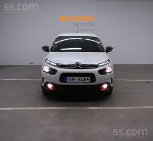 White Citroen C4 Cactus 2020 in Riga, with an engine capacity of 1.50 L and mileage of 98 thousand km for 8477 €, photo 2 on AUTOMOTO.COM.LV