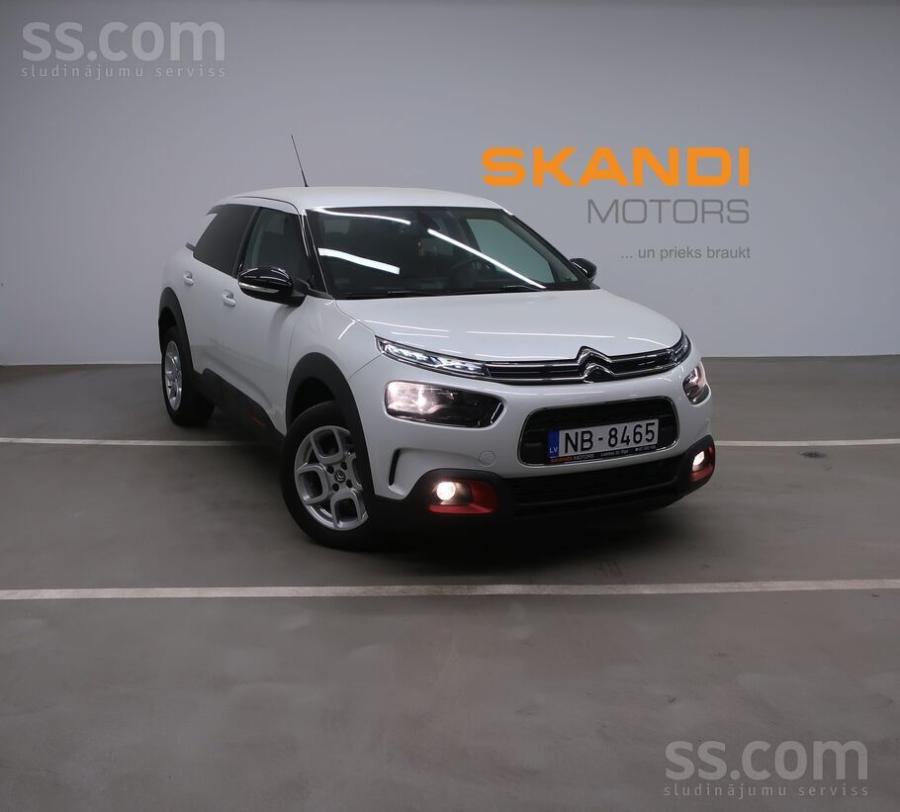 White Citroen C4 Cactus 2020 in Riga, with an engine capacity of 1.50 L and mileage of 98 thousand km for 8477 €, photo 3 on AUTOMOTO.COM.LV