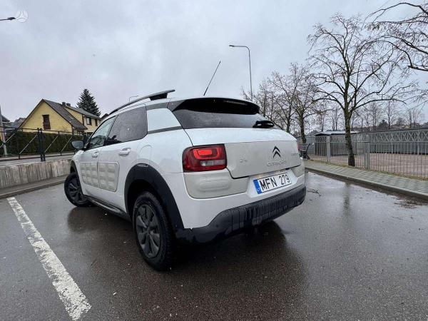Balts Citroen C4 Cactus 2014 Telšiai, ar dzinēja tilpumu 1.60 L un nobraukumu 255 tūkst. km par 4600 €, foto 3 vietnē AUTOMOTO.COM.LV