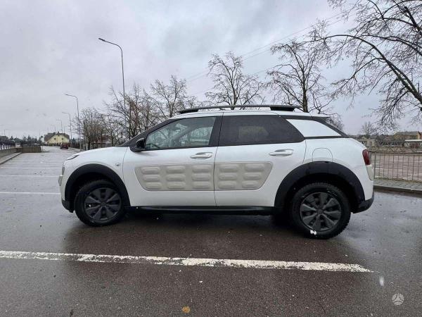 Balts Citroen C4 Cactus 2014 Telšiai, ar dzinēja tilpumu 1.60 L un nobraukumu 255 tūkst. km par 4600 €, foto 4 vietnē AUTOMOTO.COM.LV