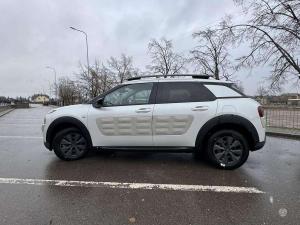Balts Citroen C4 Cactus 2014 Telšiai, ar dzinēja tilpumu 1.60 L un nobraukumu 255 tūkst. km par 4600 €, foto 4 vietnē AUTOMOTO.COM.LV