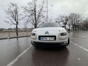 Balts Citroen C4 Cactus 2014 Telšiai, ar dzinēja tilpumu 1.60 L un nobraukumu 255 tūkst. km par 4600 €, foto 7 vietnē AUTOMOTO.COM.LV