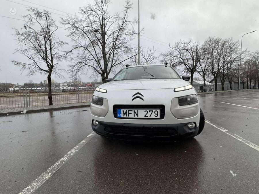 Balts Citroen C4 Cactus 2014 Telšiai, ar dzinēja tilpumu 1.60 L un nobraukumu 255 tūkst. km par 4600 €, foto 7 vietnē AUTOMOTO.COM.LV
