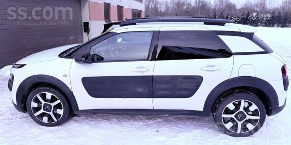 Balts Citroen C4 Cactus 2014 Ogre, ar dzinēja tilpumu 1.60 L un nobraukumu 144 tūkst. km par 4600 €, foto 1 vietnē AUTOMOTO.COM.LV