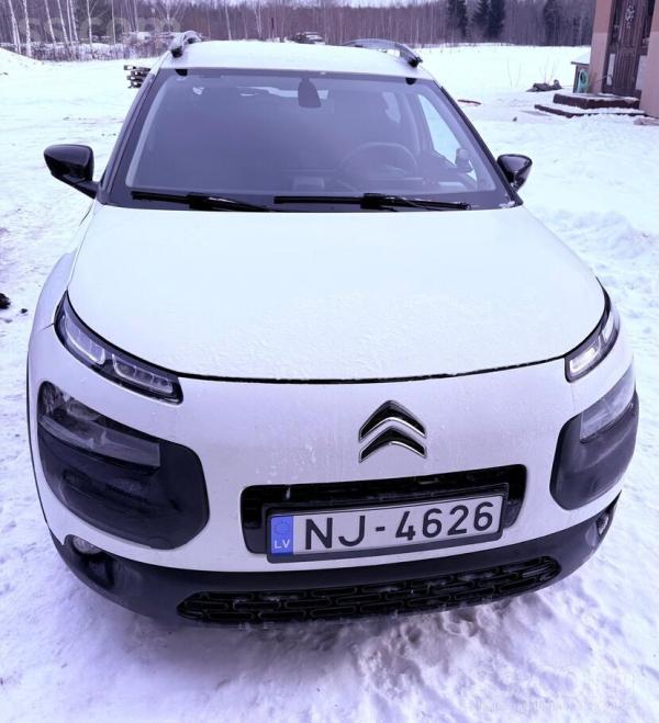 Balts Citroen C4 Cactus 2014 Ogre, ar dzinēja tilpumu 1.60 L un nobraukumu 144 tūkst. km par 4600 €, foto 3 vietnē AUTOMOTO.COM.LV