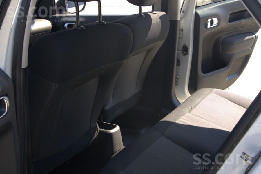 White Citroen C4 Cactus 2014 in Riga, with an engine capacity of 1.20 L and mileage of 214 thousand km for 4350 €, photo 10 on AUTOMOTO.COM.LV