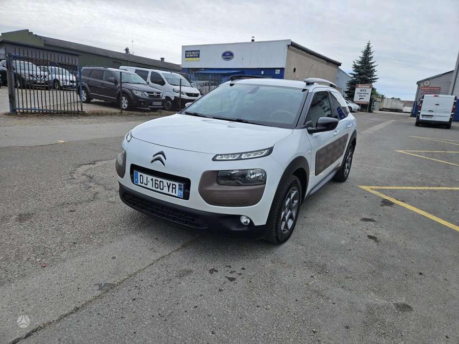Balts Citroen C4 Cactus 2014 Tauragė, ar dzinēja tilpumu 1.20 L un nobraukumu 182 tūkst. km par 4300 €, foto 1 vietnē AUTOMOTO.COM.LV