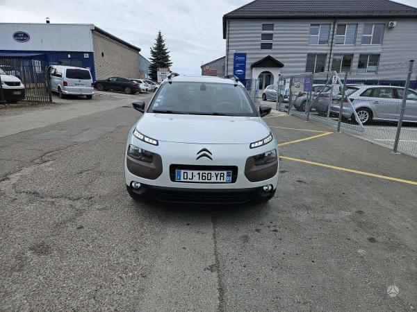Balts Citroen C4 Cactus 2014 Tauragė, ar dzinēja tilpumu 1.20 L un nobraukumu 182 tūkst. km par 4300 €, foto 3 vietnē AUTOMOTO.COM.LV