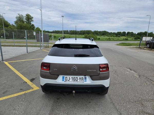 Balts Citroen C4 Cactus 2014 Tauragė, ar dzinēja tilpumu 1.20 L un nobraukumu 182 tūkst. km par 4300 €, foto 6 vietnē AUTOMOTO.COM.LV