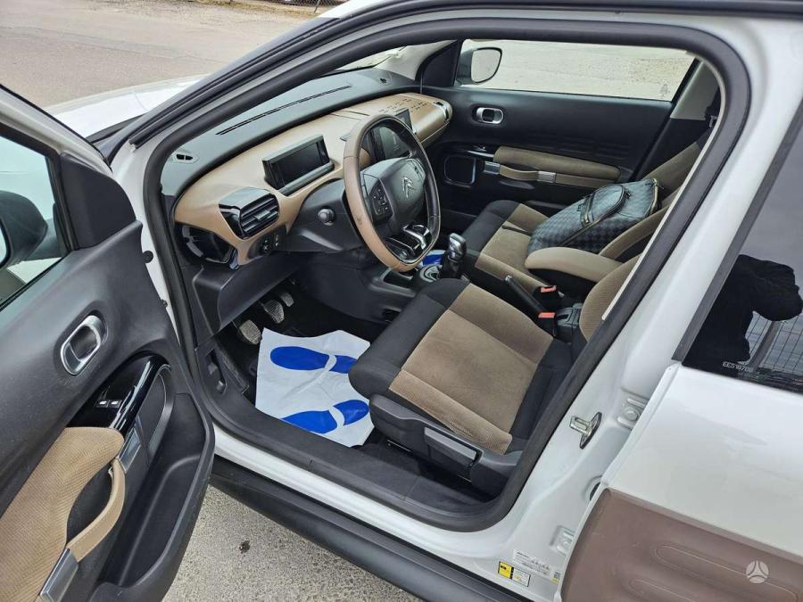 Balts Citroen C4 Cactus 2014 Tauragė, ar dzinēja tilpumu 1.20 L un nobraukumu 182 tūkst. km par 4300 €, foto 10 vietnē AUTOMOTO.COM.LV