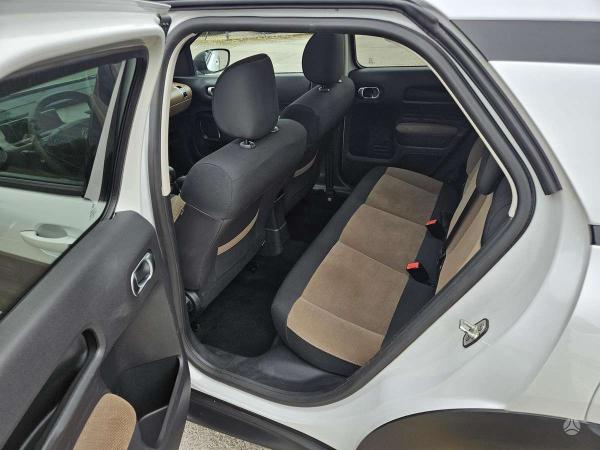 Balts Citroen C4 Cactus 2014 Tauragė, ar dzinēja tilpumu 1.20 L un nobraukumu 182 tūkst. km par 4300 €, foto 10 vietnē AUTOMOTO.COM.LV