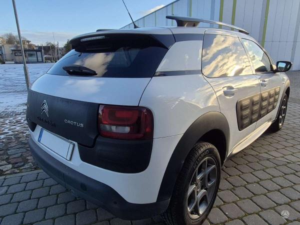 Balts Citroen C4 Cactus 2015 Raseiniai, ar dzinēja tilpumu 1.20 L un nobraukumu 142 tūkst. km par 4999 €, foto 8 vietnē AUTOMOTO.COM.LV