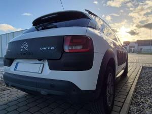 White Citroen C4 Cactus 2015 in Raseiniai, with an engine capacity of 1.20 L and mileage of 142 thousand km for 4999 €, photo 11 on AUTOMOTO.COM.LV