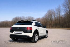 White Citroen C4 Cactus 2015 in Tallinn, with an engine capacity of 1.60 L and mileage of 197 thousand km for 7000 €, photo 2 on AUTOMOTO.COM.LV