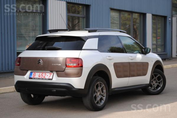 White Citroen C4 Cactus 2015 in Riga, with an engine capacity of 1.20 L and mileage of 101 thousand km for 5490 €, photo 2 on AUTOMOTO.COM.LV