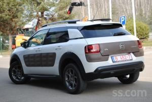Balts Citroen C4 Cactus 2015 Rīga, ar dzinēja tilpumu 1.20 L un nobraukumu 101 tūkst. km par 5490 €, foto 4 vietnē AUTOMOTO.COM.LV
