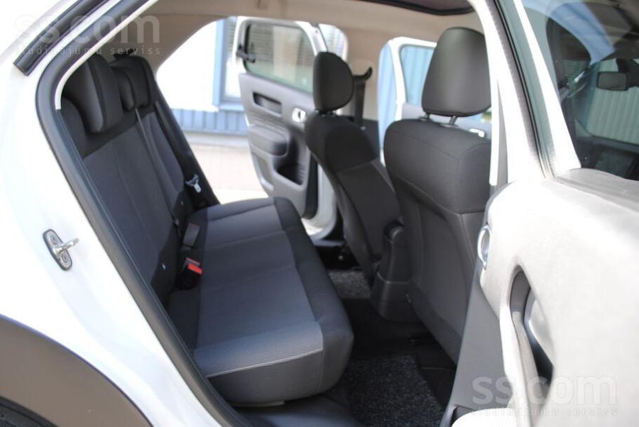 Balts Citroen C4 Cactus 2015 Rīga, ar dzinēja tilpumu 1.20 L un nobraukumu 101 tūkst. km par 5490 €, foto 12 vietnē AUTOMOTO.COM.LV