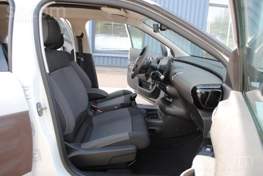 Balts Citroen C4 Cactus 2015 Rīga, ar dzinēja tilpumu 1.20 L un nobraukumu 101 tūkst. km par 5490 €, foto 14 vietnē AUTOMOTO.COM.LV