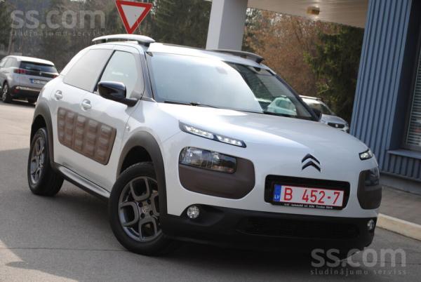 Balts Citroen C4 Cactus 2015 Rīga, ar dzinēja tilpumu 1.20 L un nobraukumu 101 tūkst. km par 5490 €, foto 4 vietnē AUTOMOTO.COM.LV