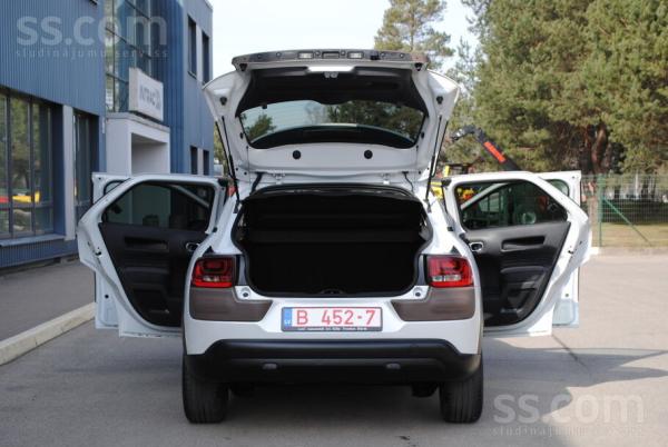 Balts Citroen C4 Cactus 2015 Rīga, ar dzinēja tilpumu 1.20 L un nobraukumu 101 tūkst. km par 5490 €, foto 8 vietnē AUTOMOTO.COM.LV