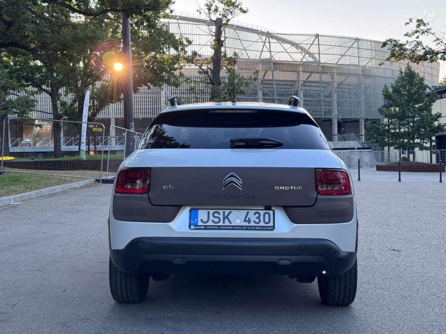 Balts Citroen C4 Cactus 2015 Kauņa, ar dzinēja tilpumu 1.56 L un nobraukumu 343 tūkst. km par 3700 €, foto 5 vietnē AUTOMOTO.COM.LV