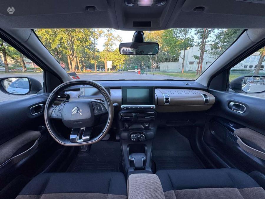 Balts Citroen C4 Cactus 2015 Kauņa, ar dzinēja tilpumu 1.56 L un nobraukumu 343 tūkst. km par 3700 €, foto 9 vietnē AUTOMOTO.COM.LV