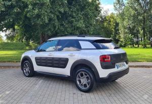 White Citroen C4 Cactus 2015 in Taurage, with an engine capacity of 1.20 L and mileage of 167 thousand km for 4300 €, photo 4 on AUTOMOTO.COM.LV