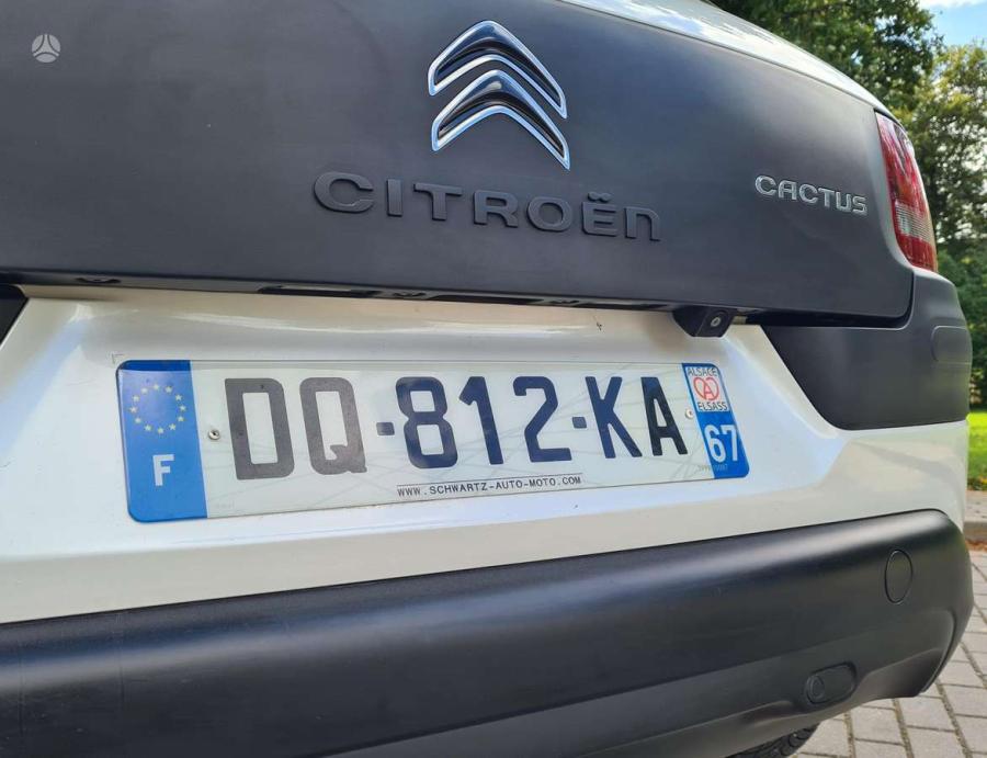 White Citroen C4 Cactus 2015 in Taurage, with an engine capacity of 1.20 L and mileage of 167 thousand km for 4300 €, photo 6 on AUTOMOTO.COM.LV