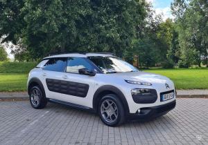 White Citroen C4 Cactus 2015 in Taurage, with an engine capacity of 1.20 L and mileage of 167 thousand km for 4300 €, photo 7 on AUTOMOTO.COM.LV