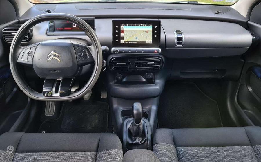 White Citroen C4 Cactus 2015 in Taurage, with an engine capacity of 1.20 L and mileage of 167 thousand km for 4300 €, photo 14 on AUTOMOTO.COM.LV