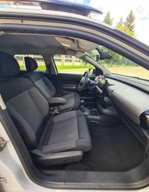 White Citroen C4 Cactus 2015 in Taurage, with an engine capacity of 1.20 L and mileage of 167 thousand km for 4300 €, photo 16 on AUTOMOTO.COM.LV