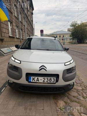 Balts Citroen C4 Cactus 2015 Rīga, ar dzinēja tilpumu 1.20 L un nobraukumu 247 tūkst. km par 5500 €, foto  vietnē AUTOMOTO.COM.LV
