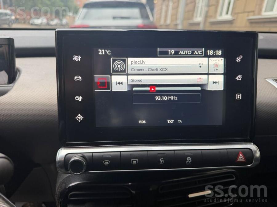 White Citroen C4 Cactus 2015 in Riga, with an engine capacity of 1.20 L and mileage of 247 thousand km for 5500 €, photo 10 on AUTOMOTO.COM.LV