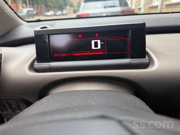 Citroen C4 Cactus 2015 in Riga on AUTOMOTO.COM.LV White Citroen C4 Cactus 2015 in Riga, with an engine capacity of 1.20 L and mileage of 247 thousand km for 5500 β¬, photo 11 on AUTOMOTO.COM.LV